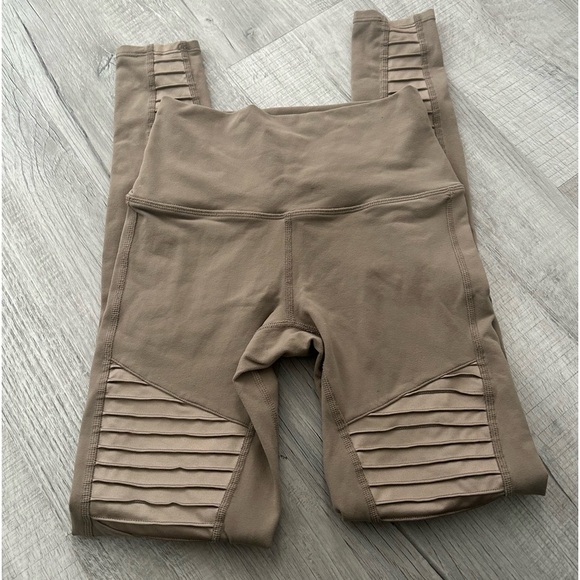 ALO Yoga | Pants & Jumpsuits | Alo Yoga Tan Moto Athletic Work Out ...